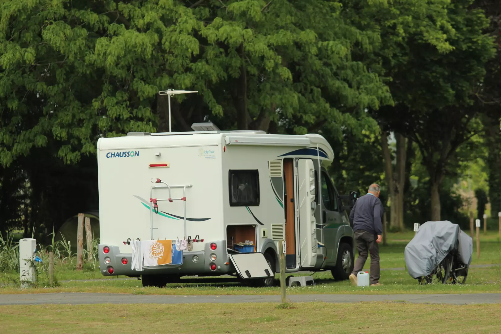 Borne de services camping-cars du Camping Les Rives du Douet, DOUE-EN ...