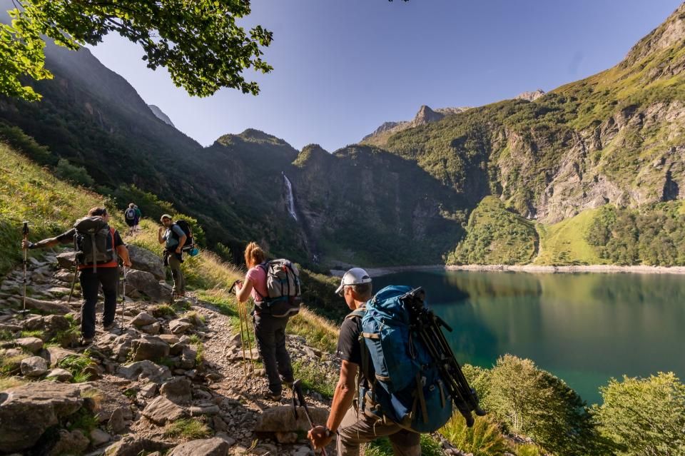 Randonnée au lac d'Oô - Tourisme en Occitanie