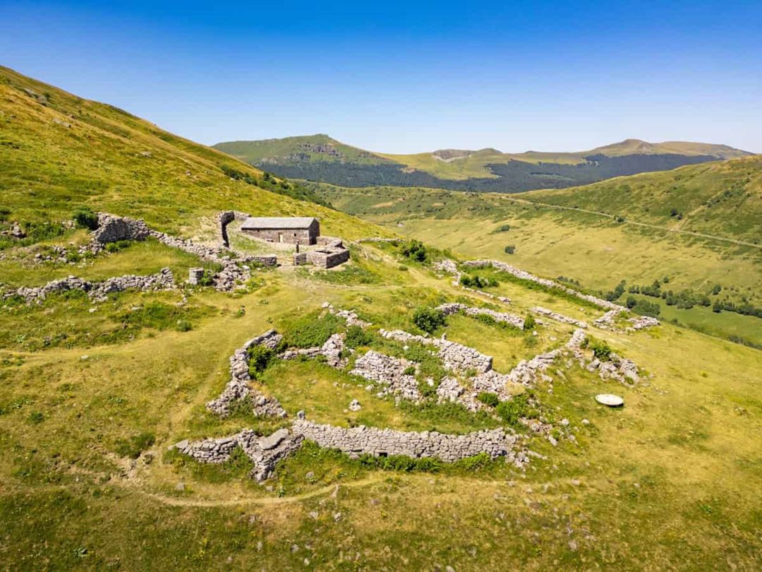 Voyage sur les sentiers des burons - Hautes Terres Tourisme