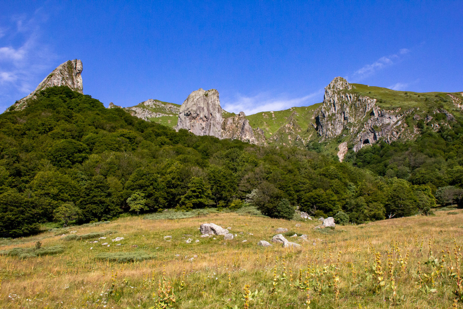 The valley of Chaudefour (63), hiking in Auvergne